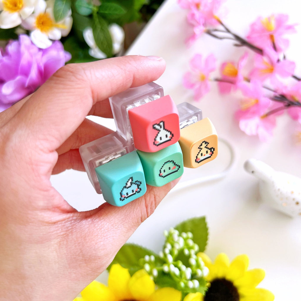 Pixel Misfits Keyboard Fidget Keychain – SumLilThings